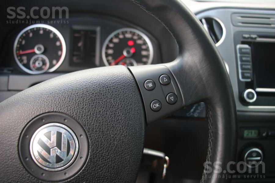 Grey Volkswagen Tiguan 2009 in Tukums, with an engine capacity of 2.00 L and mileage of 138 thousand km for 6969 €, photo 17 on AUTOMOTO.COM.LV