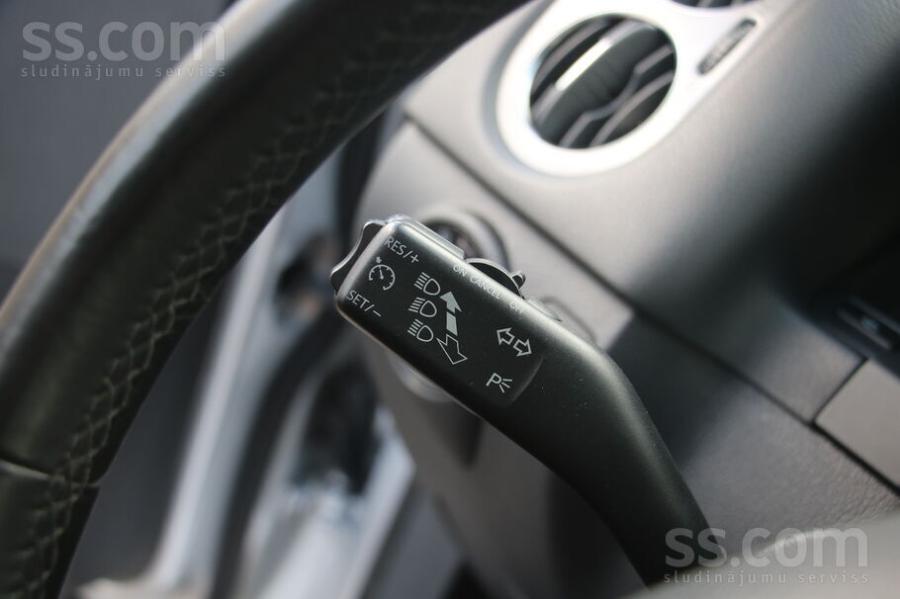 Grey Volkswagen Tiguan 2009 in Tukums, with an engine capacity of 2.00 L and mileage of 138 thousand km for 6969 €, photo 18 on AUTOMOTO.COM.LV