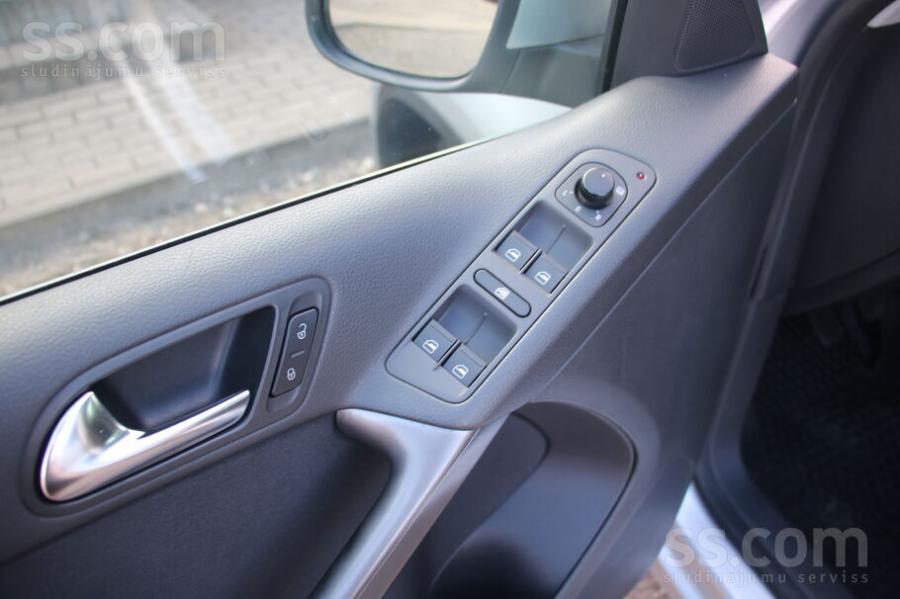 Grey Volkswagen Tiguan 2009 in Tukums, with an engine capacity of 2.00 L and mileage of 138 thousand km for 6969 €, photo 21 on AUTOMOTO.COM.LV