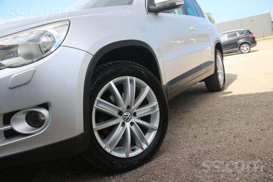Grey Volkswagen Tiguan 2009 in Tukums, with an engine capacity of 2.00 L and mileage of 138 thousand km for 6969 €, photo 23 on AUTOMOTO.COM.LV