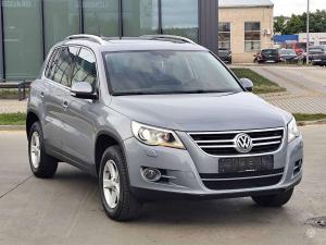 Grey Volkswagen Tiguan 2009 in Siauliai, with an engine capacity of 2.00 L and mileage of 222 thousand km for 4500 €, photo  on AUTOMOTO.COM.LV