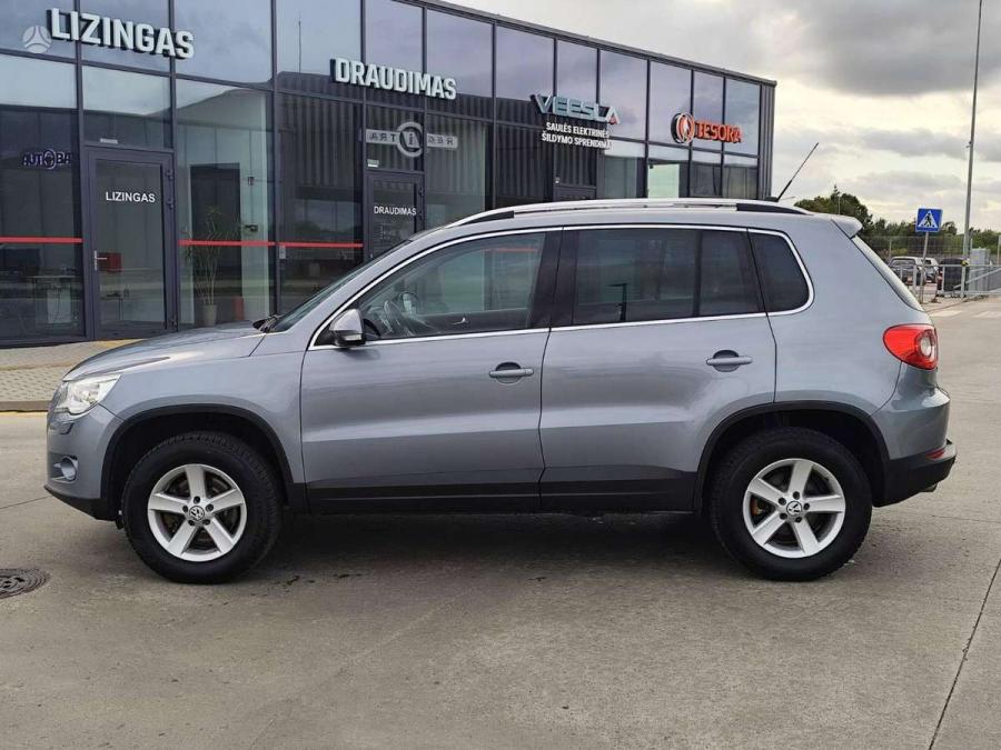 Pelēks Volkswagen Tiguan 2009 Šauļi, ar dzinēja tilpumu 2.00 L un nobraukumu 222 tūkst. km par 4500 €, foto 5 vietnē AUTOMOTO.COM.LV