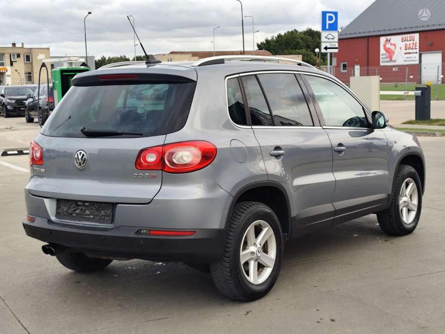 Pelēks Volkswagen Tiguan 2009 Šauļi, ar dzinēja tilpumu 2.00 L un nobraukumu 222 tūkst. km par 4500 €, foto 9 vietnē AUTOMOTO.COM.LV
