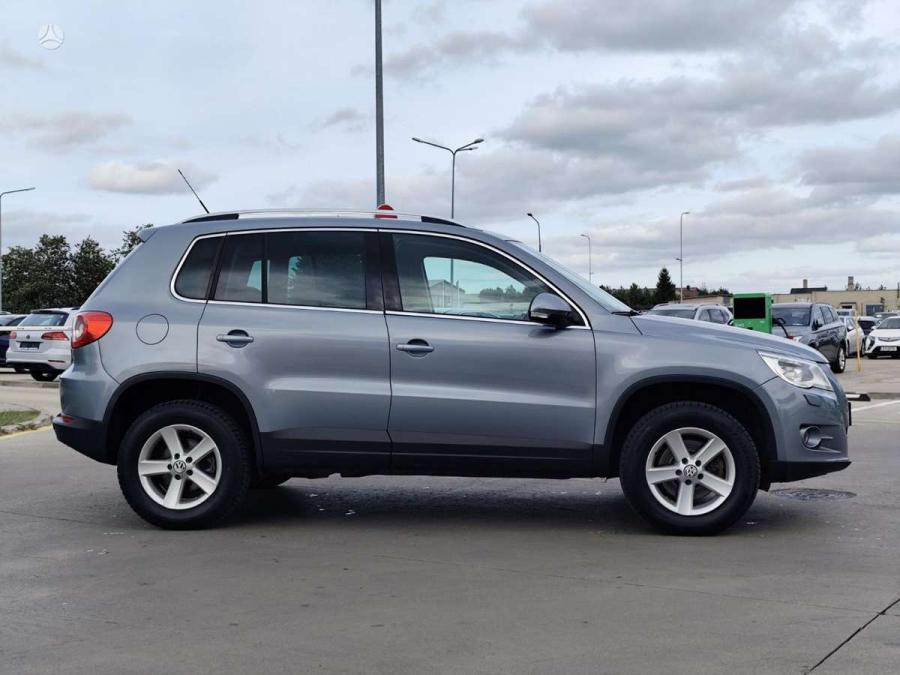 Pelēks Volkswagen Tiguan 2009 Šauļi, ar dzinēja tilpumu 2.00 L un nobraukumu 222 tūkst. km par 4500 €, foto 10 vietnē AUTOMOTO.COM.LV
