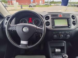 Pelēks Volkswagen Tiguan 2009 Šauļi, ar dzinēja tilpumu 2.00 L un nobraukumu 222 tūkst. km par 4500 €, foto 14 vietnē AUTOMOTO.COM.LV