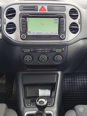 Pelēks Volkswagen Tiguan 2009 Šauļi, ar dzinēja tilpumu 2.00 L un nobraukumu 222 tūkst. km par 4500 €, foto 16 vietnē AUTOMOTO.COM.LV