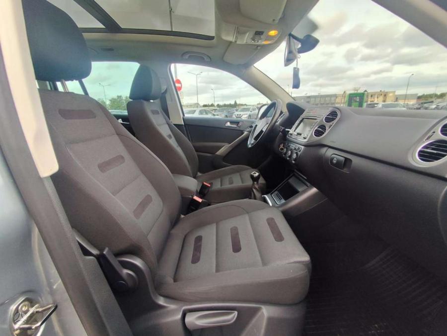 Pelēks Volkswagen Tiguan 2009 Šauļi, ar dzinēja tilpumu 2.00 L un nobraukumu 222 tūkst. km par 4500 €, foto 21 vietnē AUTOMOTO.COM.LV