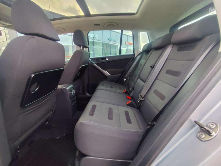 Pelēks Volkswagen Tiguan 2009 Šauļi, ar dzinēja tilpumu 2.00 L un nobraukumu 222 tūkst. km par 4500 €, foto 24 vietnē AUTOMOTO.COM.LV