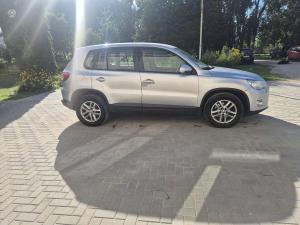 Grey Volkswagen Tiguan 2009 in Vilnius, with an engine capacity of 2.00 L and mileage of 375 thousand km for 2000 €, photo 7 on AUTOMOTO.COM.LV
