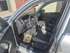 Grey Volkswagen Tiguan 2009 in Vilnius, with an engine capacity of 2.00 L and mileage of 375 thousand km for 2000 €, photo 12 on AUTOMOTO.COM.LV
