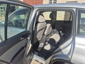 Grey Volkswagen Tiguan 2009 in Vilnius, with an engine capacity of 2.00 L and mileage of 375 thousand km for 2000 €, photo 13 on AUTOMOTO.COM.LV