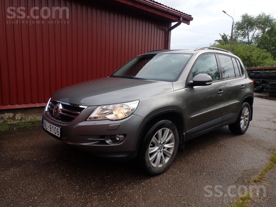 Grey Volkswagen Tiguan 2009 in Liepaja, with an engine capacity of 1.40 L and mileage of 131 thousand km for 5950 €, photo 5 on AUTOMOTO.COM.LV