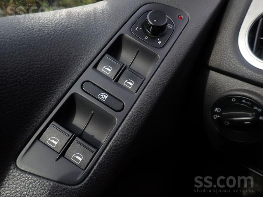 Grey Volkswagen Tiguan 2009 in Liepaja, with an engine capacity of 1.40 L and mileage of 131 thousand km for 5950 €, photo 11 on AUTOMOTO.COM.LV