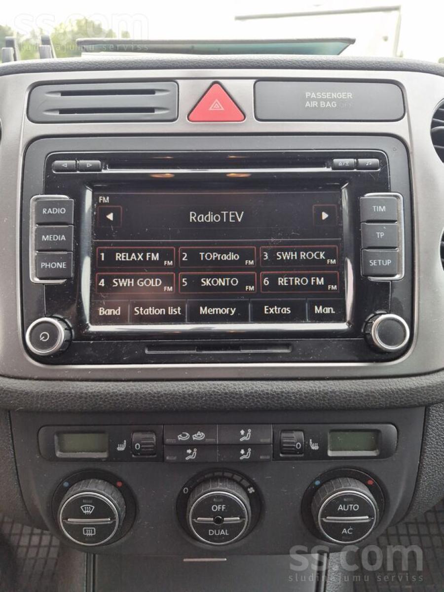 Grey Volkswagen Tiguan 2009 in Madona, with an engine capacity of 2.00 L and mileage of 213 thousand km for 5499 €, photo 11 on AUTOMOTO.COM.LV
