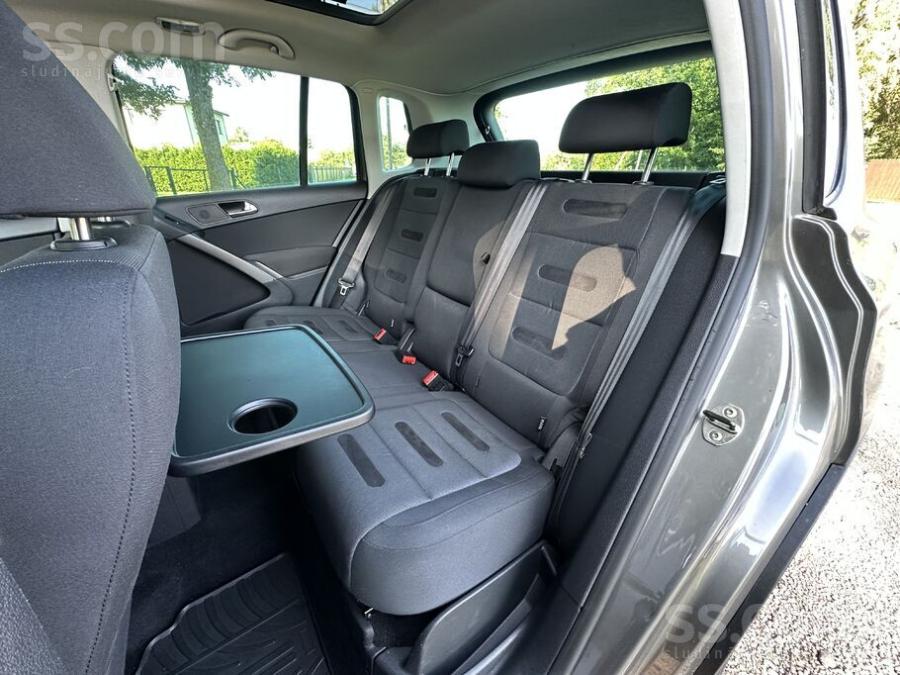 Grey Volkswagen Tiguan 2009 in Riga, with an engine capacity of 2.00 L and mileage of 232 thousand km for 6290 €, photo 14 on AUTOMOTO.COM.LV