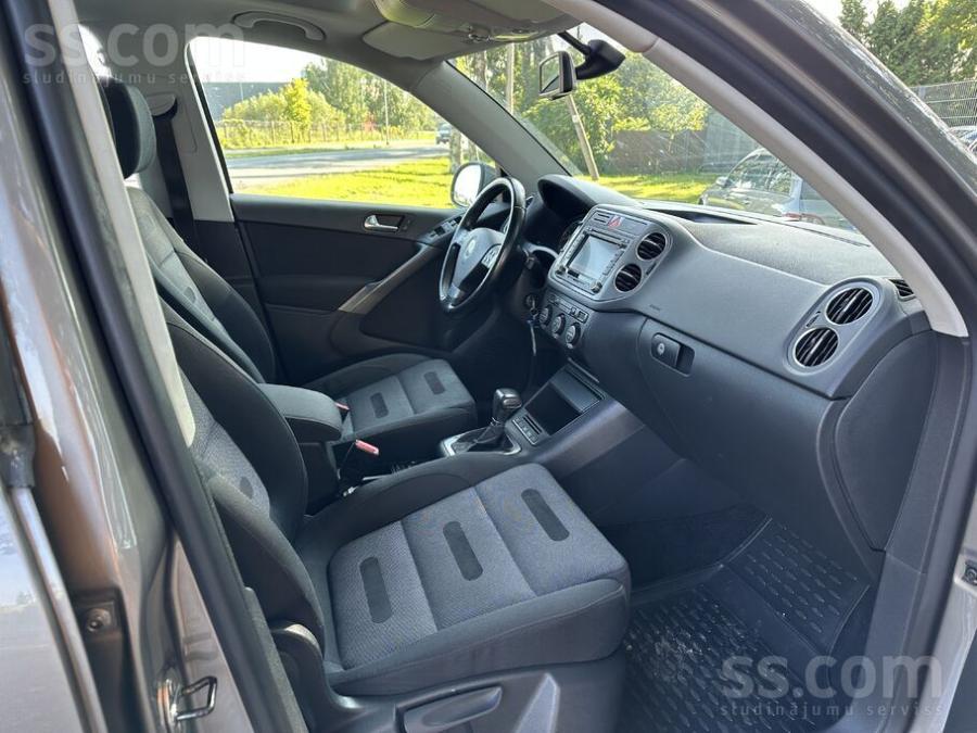 Grey Volkswagen Tiguan 2009 in Riga, with an engine capacity of 2.00 L and mileage of 232 thousand km for 6290 €, photo 18 on AUTOMOTO.COM.LV