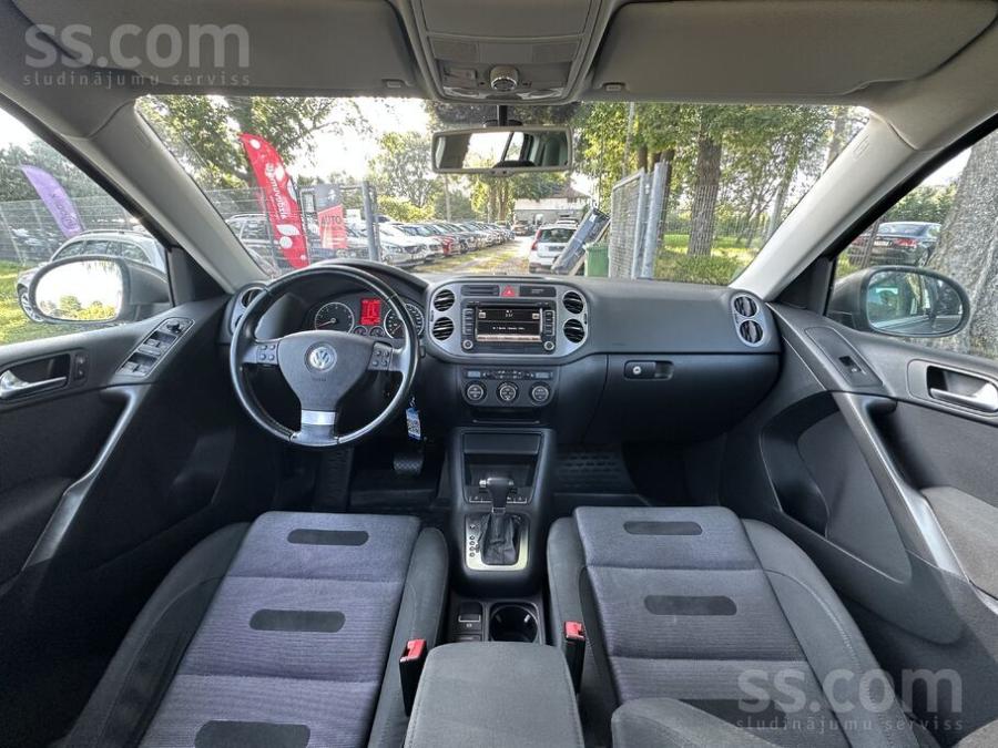 Grey Volkswagen Tiguan 2009 in Riga, with an engine capacity of 2.00 L and mileage of 232 thousand km for 6290 €, photo 21 on AUTOMOTO.COM.LV
