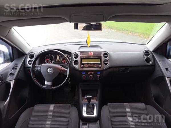 Фольксваген Тигуан 2009 в Айзкраукле на AUTOMOTO.COM.LV Серый Фольксваген Тигуан 2009 в Айзкраукле, объемом двигателя 2.00 л и пробегом 250 тыс. км за 5500 €, фото 8 на AUTOMOTO.COM.LV