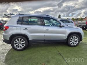 Grey Volkswagen Tiguan 2009 in Liepaja, with an engine capacity of 2.00 L and mileage of 223 thousand km for 7400 €, photo 5 on AUTOMOTO.COM.LV