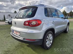 Grey Volkswagen Tiguan 2009 in Liepaja, with an engine capacity of 2.00 L and mileage of 223 thousand km for 7400 €, photo 6 on AUTOMOTO.COM.LV