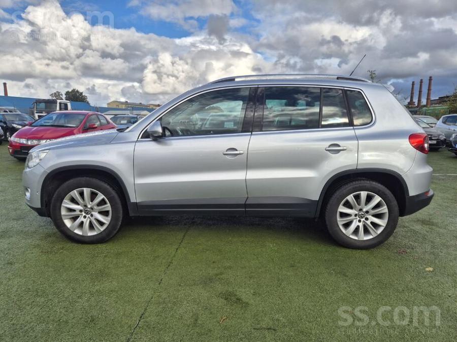 Grey Volkswagen Tiguan 2009 in Liepaja, with an engine capacity of 2.00 L and mileage of 223 thousand km for 7400 €, photo 9 on AUTOMOTO.COM.LV