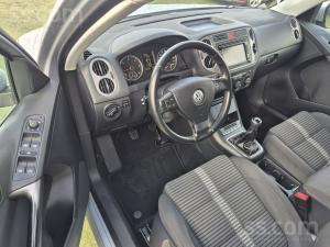 Grey Volkswagen Tiguan 2009 in Liepaja, with an engine capacity of 2.00 L and mileage of 223 thousand km for 7400 €, photo 10 on AUTOMOTO.COM.LV