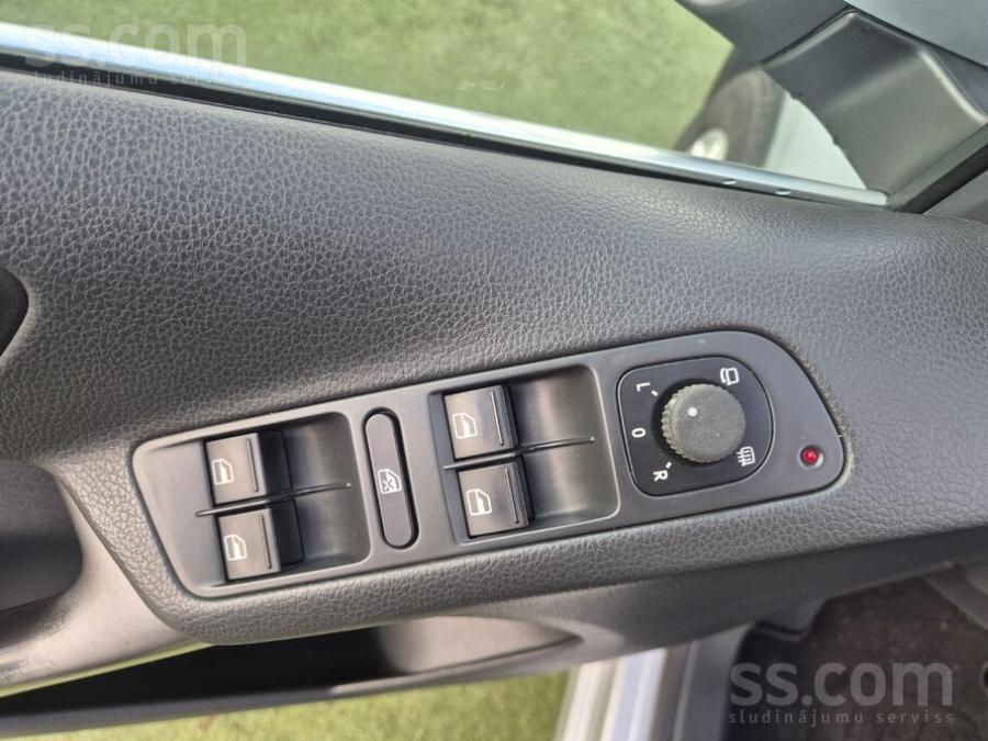 Grey Volkswagen Tiguan 2009 in Liepaja, with an engine capacity of 2.00 L and mileage of 223 thousand km for 7400 €, photo 11 on AUTOMOTO.COM.LV