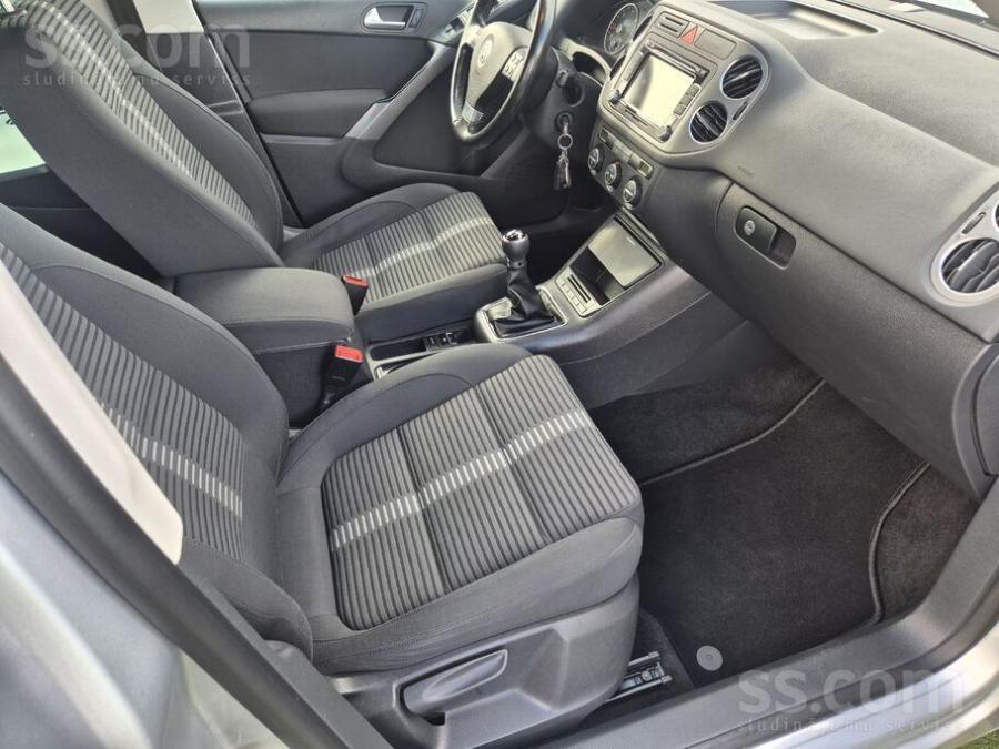 Grey Volkswagen Tiguan 2009 in Liepaja, with an engine capacity of 2.00 L and mileage of 223 thousand km for 7400 €, photo 19 on AUTOMOTO.COM.LV