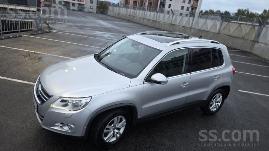 Pelēks Volkswagen Tiguan 2009 Rīga, ar dzinēja tilpumu 2.00 L un nobraukumu 282 tūkst. km par 5750 €, foto 1 vietnē AUTOMOTO.COM.LV