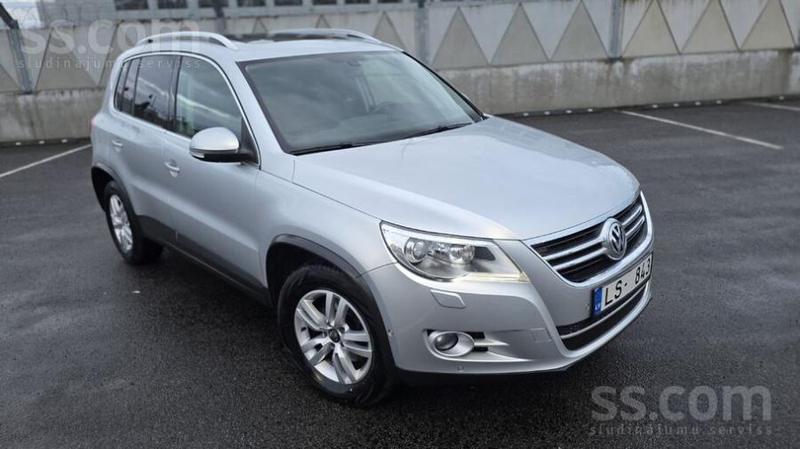 Pelēks Volkswagen Tiguan 2009 Rīga, ar dzinēja tilpumu 2.00 L un nobraukumu 282 tūkst. km par 5750 €, foto 4 vietnē AUTOMOTO.COM.LV