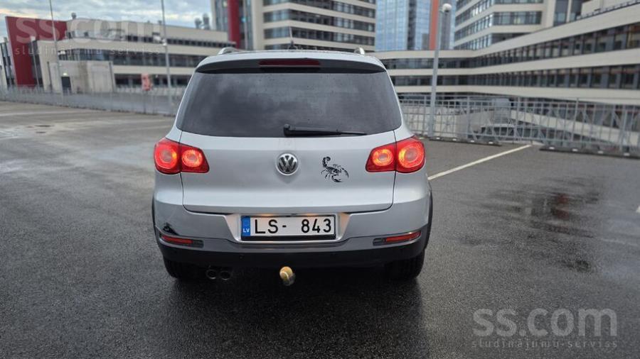 Pelēks Volkswagen Tiguan 2009 Rīga, ar dzinēja tilpumu 2.00 L un nobraukumu 282 tūkst. km par 5750 €, foto 12 vietnē AUTOMOTO.COM.LV