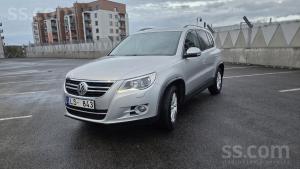 Pelēks Volkswagen Tiguan 2009 Rīga, ar dzinēja tilpumu 2.00 L un nobraukumu 282 tūkst. km par 5750 €, foto 15 vietnē AUTOMOTO.COM.LV