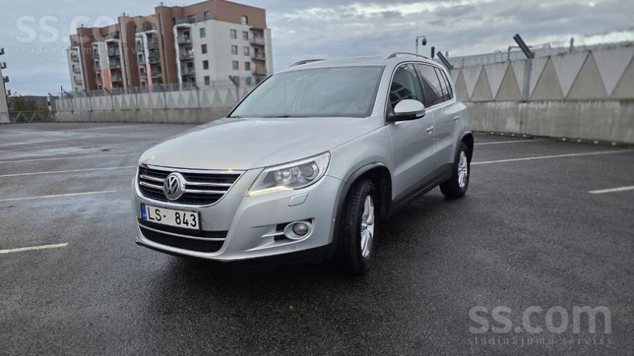 Pelēks Volkswagen Tiguan 2009 Rīga, ar dzinēja tilpumu 2.00 L un nobraukumu 282 tūkst. km par 5750 €, foto 15 vietnē AUTOMOTO.COM.LV