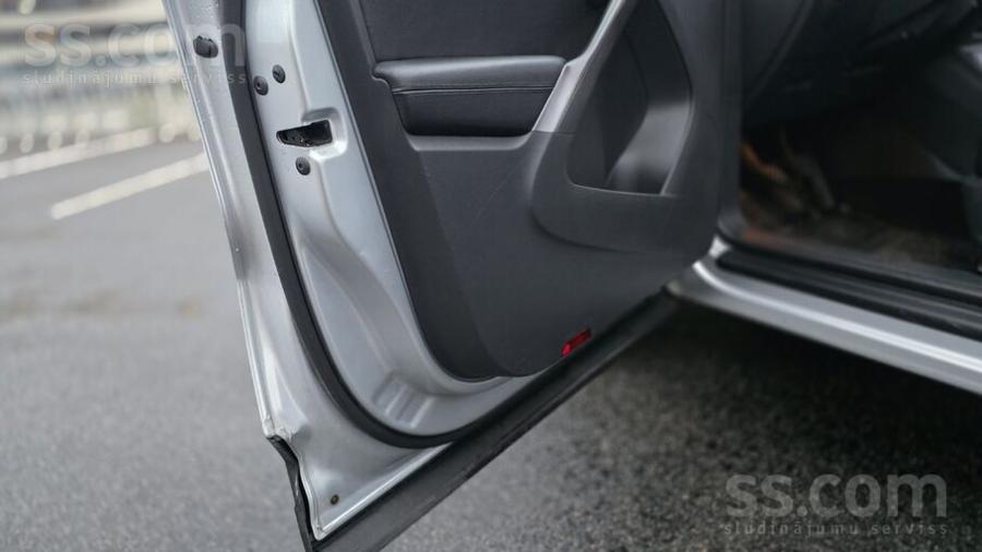 Pelēks Volkswagen Tiguan 2009 Rīga, ar dzinēja tilpumu 2.00 L un nobraukumu 282 tūkst. km par 5750 €, foto 18 vietnē AUTOMOTO.COM.LV