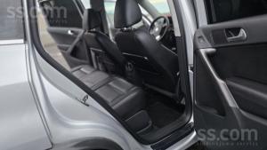 Pelēks Volkswagen Tiguan 2009 Rīga, ar dzinēja tilpumu 2.00 L un nobraukumu 282 tūkst. km par 5750 €, foto 27 vietnē AUTOMOTO.COM.LV