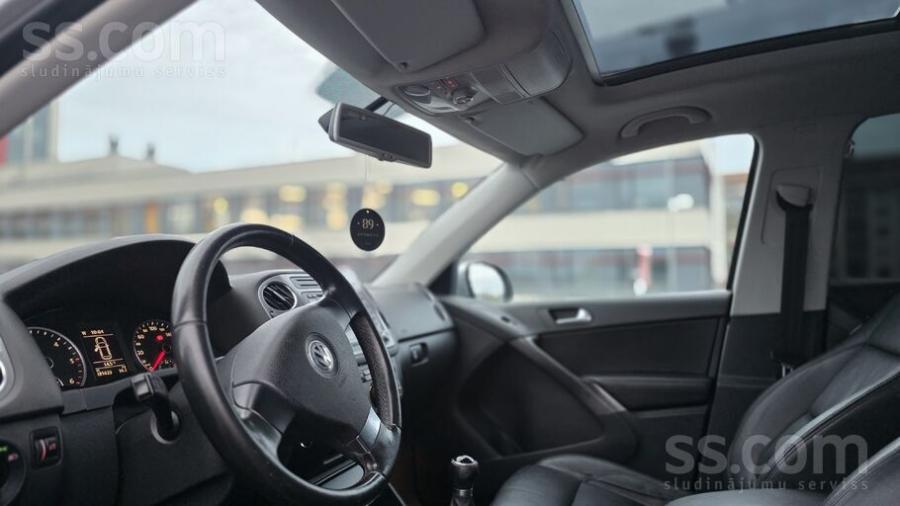 Pelēks Volkswagen Tiguan 2009 Rīga, ar dzinēja tilpumu 2.00 L un nobraukumu 282 tūkst. km par 5750 €, foto 29 vietnē AUTOMOTO.COM.LV