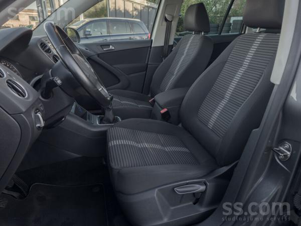 Grey Volkswagen Tiguan 2010 in Liepaja, with an engine capacity of 2.00 L and mileage of 0 thousand km for 6595 €, photo 11 on AUTOMOTO.COM.LV