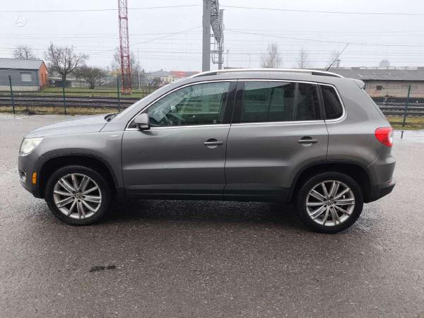 Pelēks Volkswagen Tiguan 2010 Šauļi, ar dzinēja tilpumu 2.00 L un nobraukumu 272 tūkst. km par 4900 €, foto 8 vietnē AUTOMOTO.COM.LV