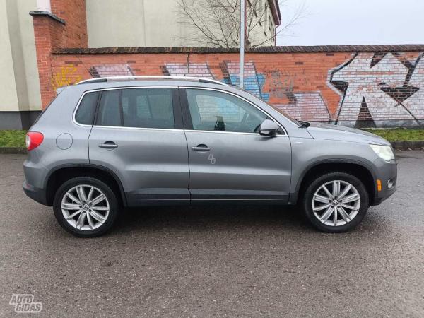 Pelēks Volkswagen Tiguan 2010 Šauļi, ar dzinēja tilpumu 2.00 L un nobraukumu 272 tūkst. km par 4900 €, foto 7 vietnē AUTOMOTO.COM.LV