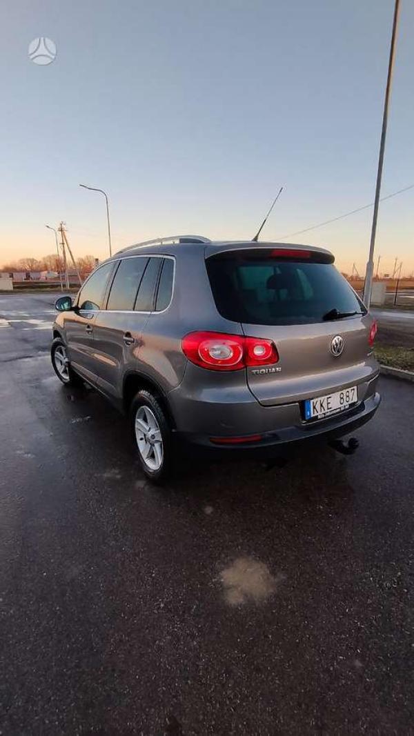 Pelēks Volkswagen Tiguan 2010 Kauņa, ar dzinēja tilpumu 1.39 L un nobraukumu 245 tūkst. km par 3750 €, foto 5 vietnē AUTOMOTO.COM.LV