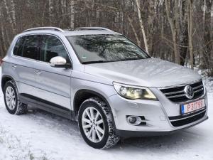 Grey Volkswagen Tiguan 2010 in Siauliai, with an engine capacity of 1.97 L and mileage of 166 thousand km for 6700 €, photo 3 on AUTOMOTO.COM.LV