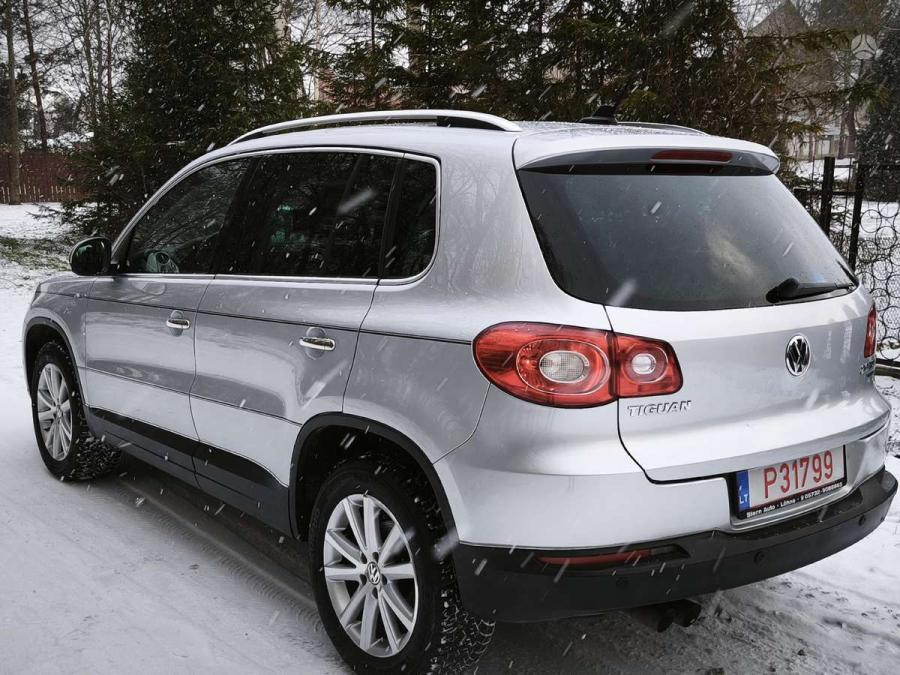 Grey Volkswagen Tiguan 2010 in Siauliai, with an engine capacity of 1.97 L and mileage of 166 thousand km for 6700 €, photo 7 on AUTOMOTO.COM.LV