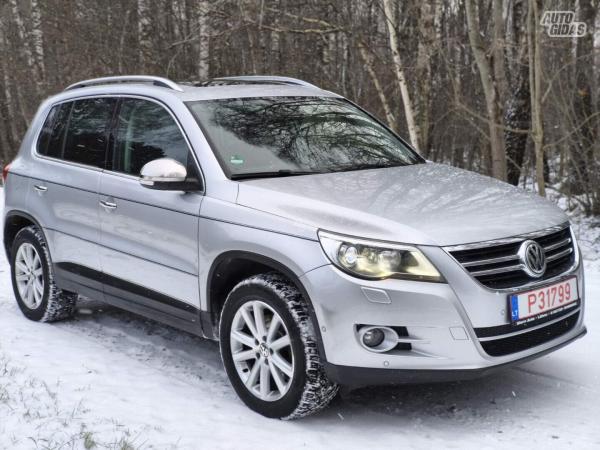Grey Volkswagen Tiguan 2010 in Siauliai, with an engine capacity of 2.00 L and mileage of 166 thousand km for 6700 €, photo 1 on AUTOMOTO.COM.LV