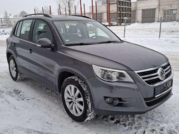 Pelēks Volkswagen Tiguan 2010 Ukmergė, ar dzinēja tilpumu 1.40 L un nobraukumu 274 tūkst. km par 4650 €, foto 2 vietnē AUTOMOTO.COM.LV