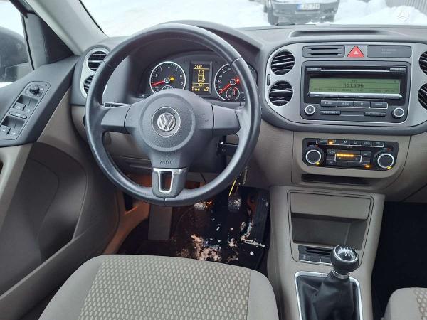 Pelēks Volkswagen Tiguan 2010 Ukmergė, ar dzinēja tilpumu 1.40 L un nobraukumu 274 tūkst. km par 4650 €, foto 7 vietnē AUTOMOTO.COM.LV