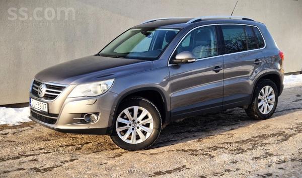 Grey Volkswagen Tiguan 2010 in Tukums, with an engine capacity of 2.00 L and mileage of 252 thousand km for 7700 €, photo 1 on AUTOMOTO.COM.LV