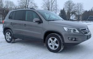 Pelēks Volkswagen Tiguan 2010 Kauņa, ar dzinēja tilpumu 1.97 L un nobraukumu 235 tūkst. km par 4350 €, foto  vietnē AUTOMOTO.COM.LV