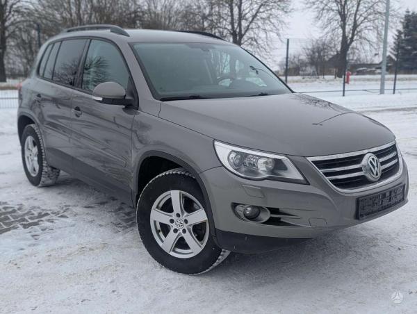 Grey Volkswagen Tiguan 2010 in Kaunas, with an engine capacity of 1.97 L and mileage of 235 thousand km for 4350 €, photo 2 on AUTOMOTO.COM.LV