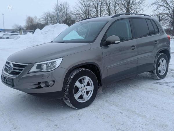 Grey Volkswagen Tiguan 2010 in Kaunas, with an engine capacity of 1.97 L and mileage of 235 thousand km for 4350 €, photo 10 on AUTOMOTO.COM.LV