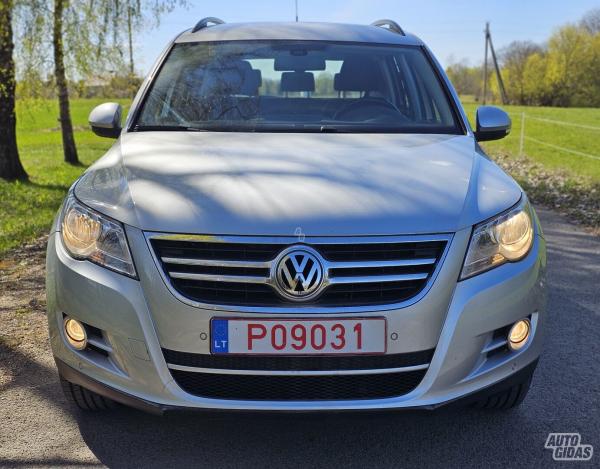Grey Volkswagen Tiguan 2010 in Ariogala, with an engine capacity of 1.40 L and mileage of 228 thousand km for 5750 €, photo 9 on AUTOMOTO.COM.LV